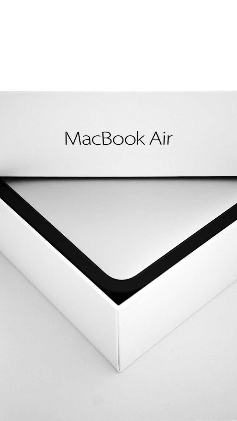 What Is an me.com Email and Is It Different from iCloud?
